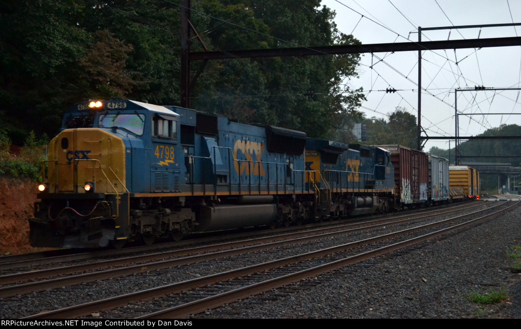 CSX SD70AC 4797 leads Q438-08